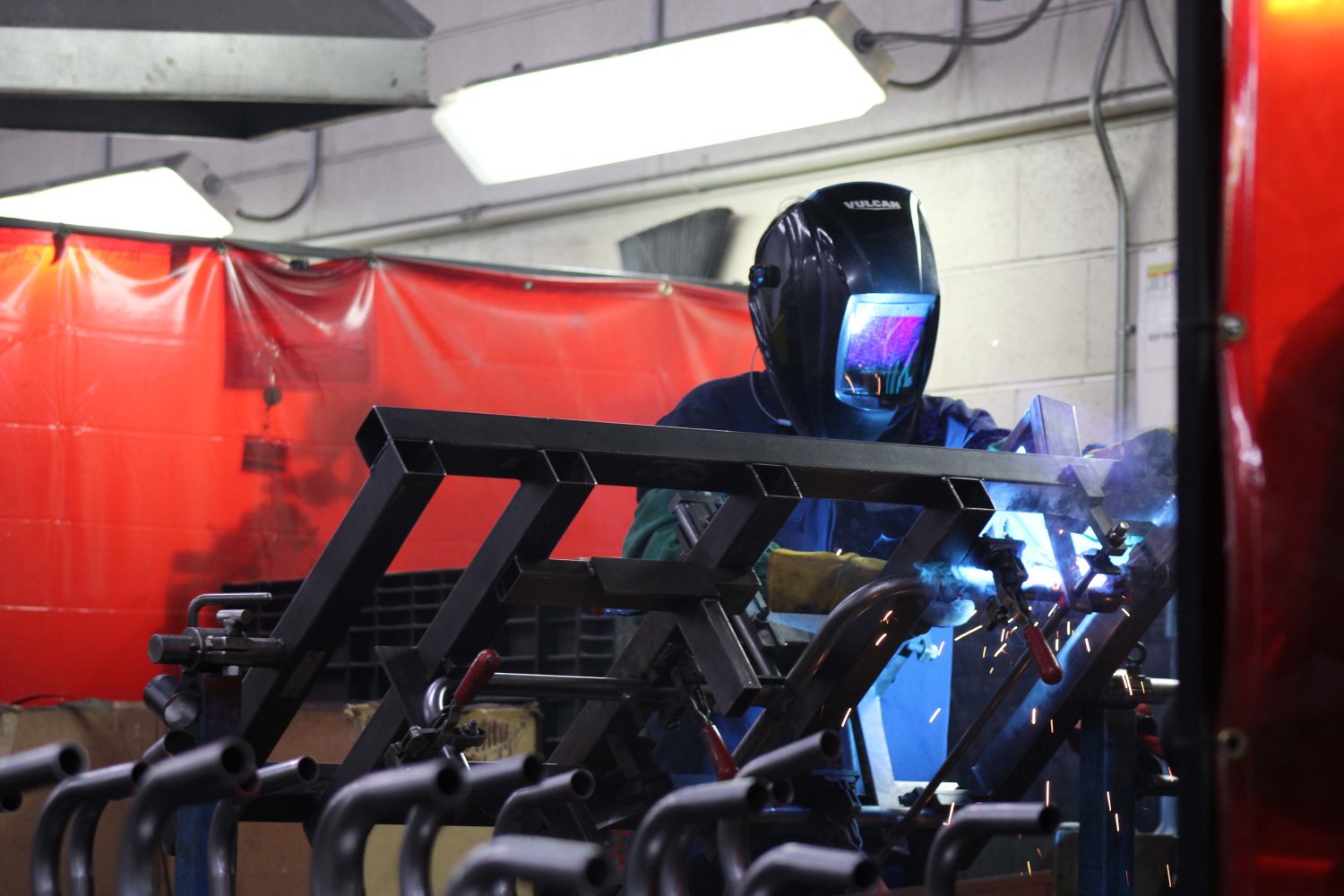 welding section and photo gallery 2 - LARSEN